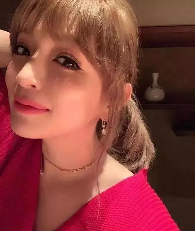 Ayumi Hamasaki Japanese pop queen - iNEWS
