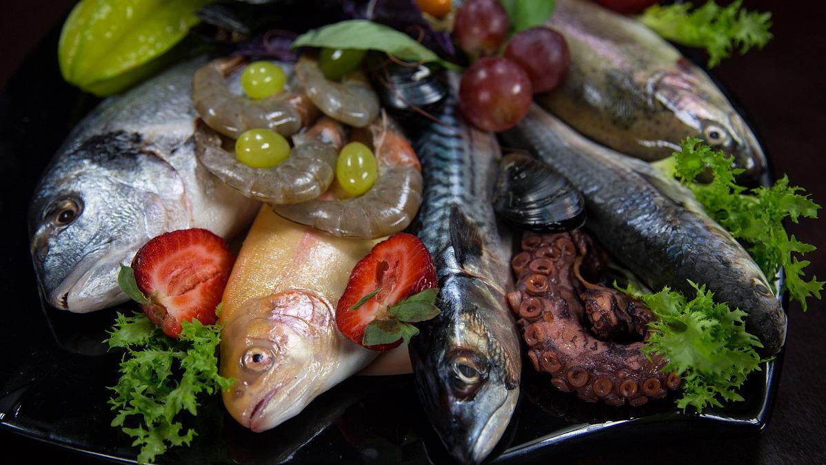 Is it good for the body to eat more fish? Why do some ethnic groups ...