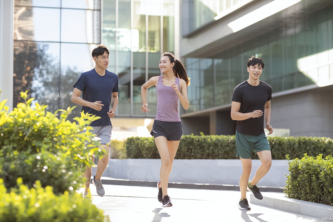 Simple and effective way to lose weight by walking - iNEWS