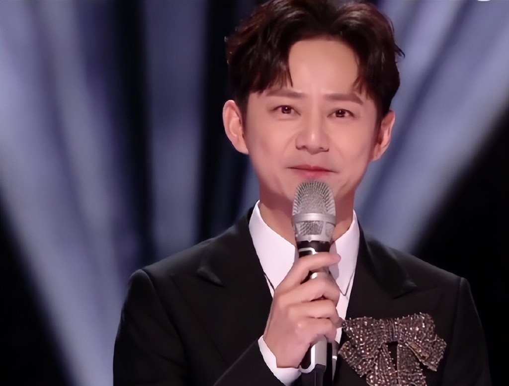 He Jiong's parents passed away one after another. His father's funeral ...