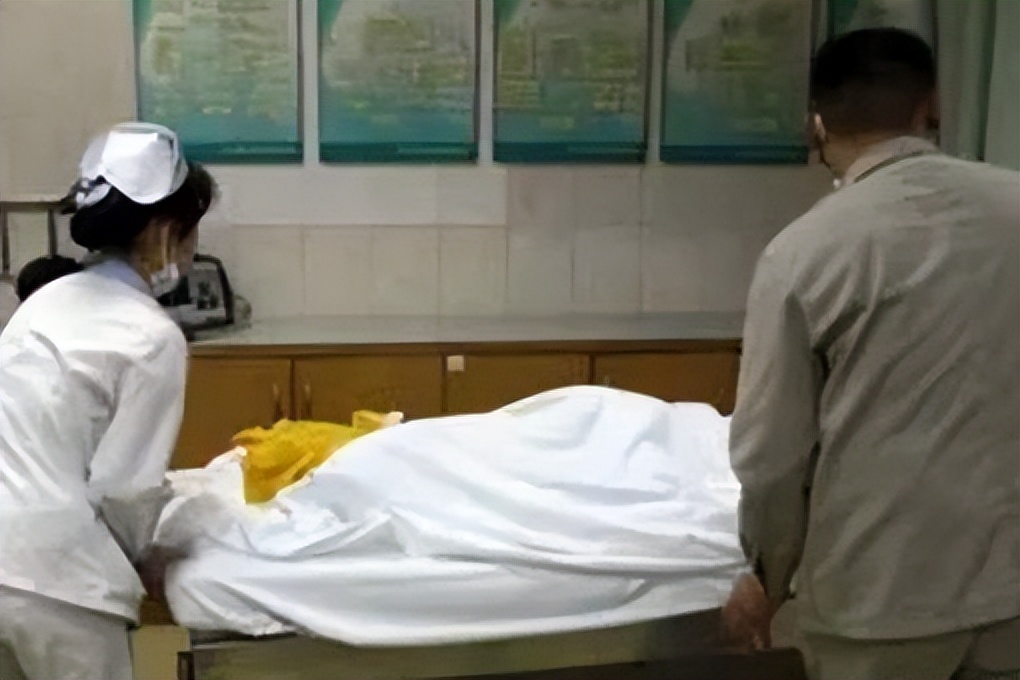 After a person dies, why do relatives cover his face?It's not ...