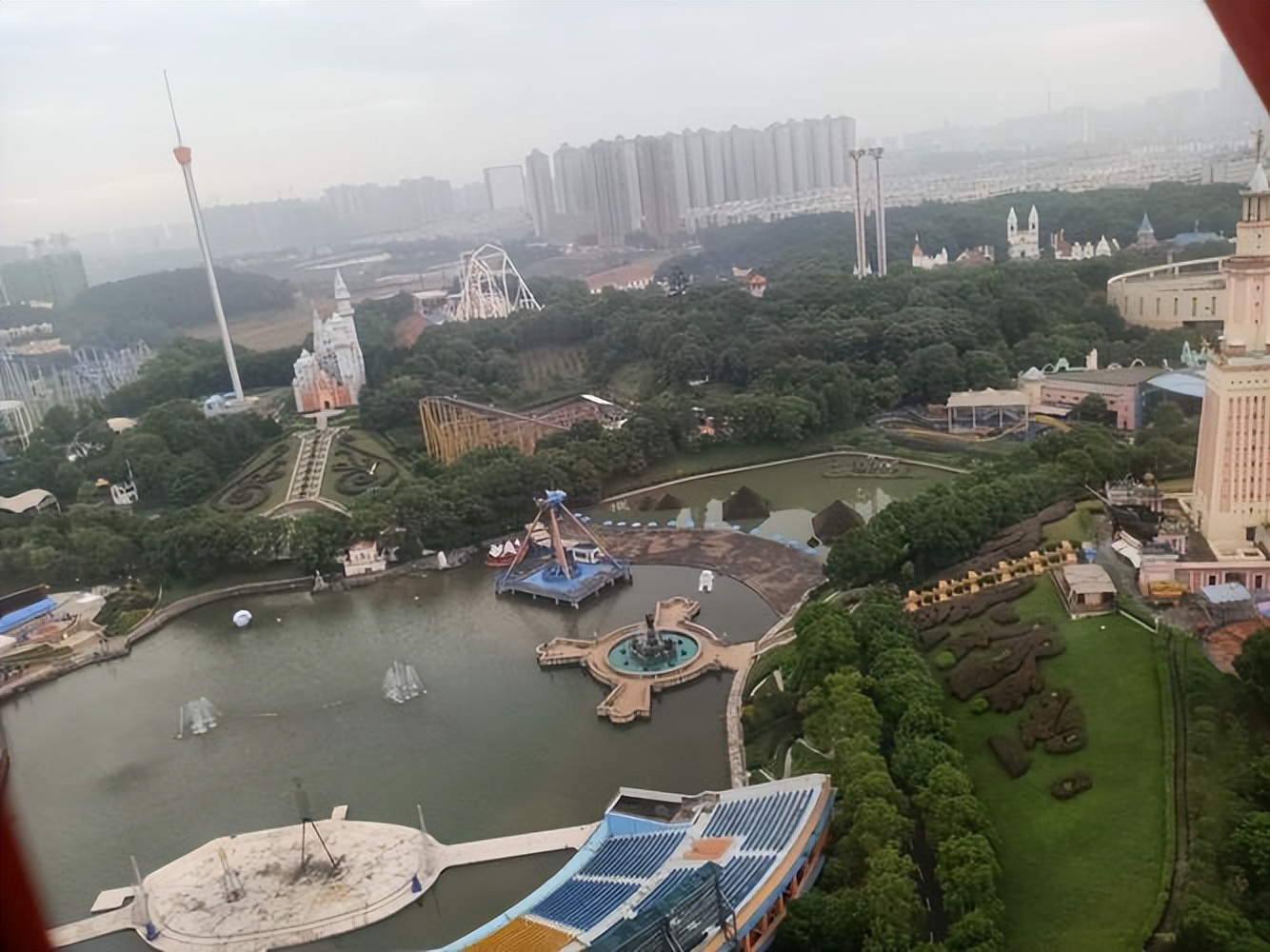 Changsha also has a large theme park, which is more exciting than ...