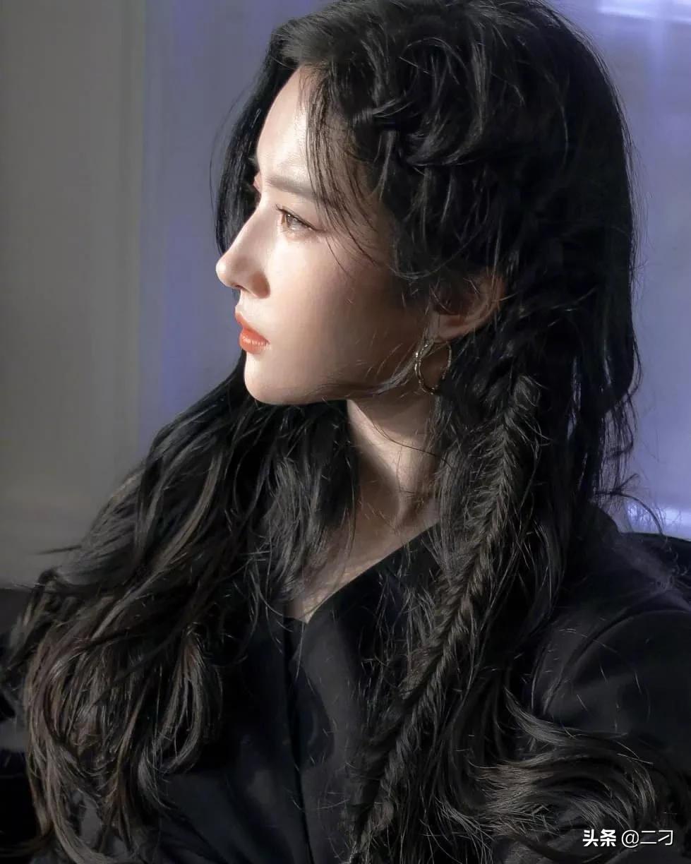 Famous side face is too beautiful - iNEWS