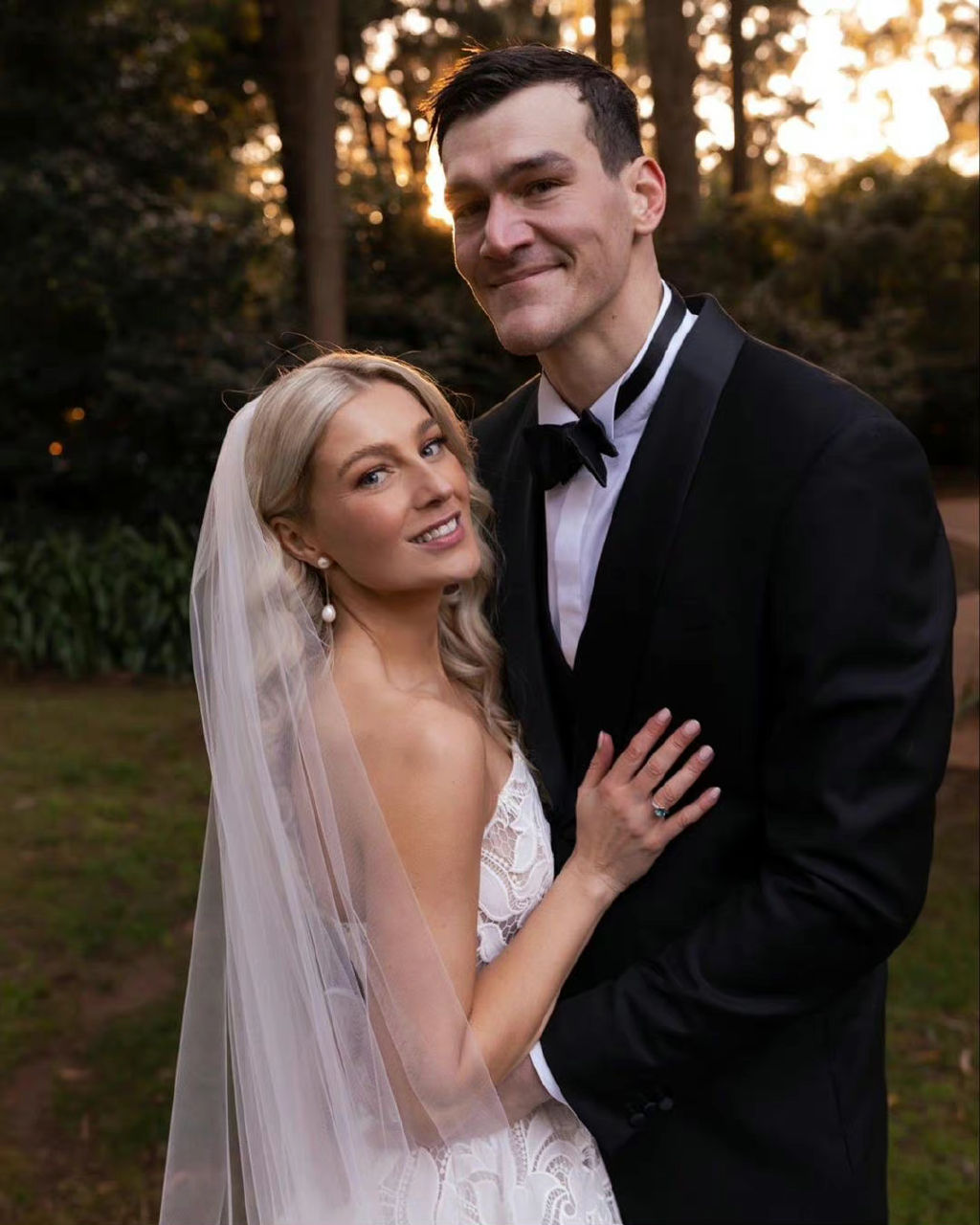 World volleyball has a lot of happy events!Another general got married ...