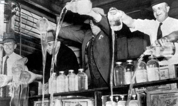 Top 10 alcoholic beverages of the 20th century - iNEWS