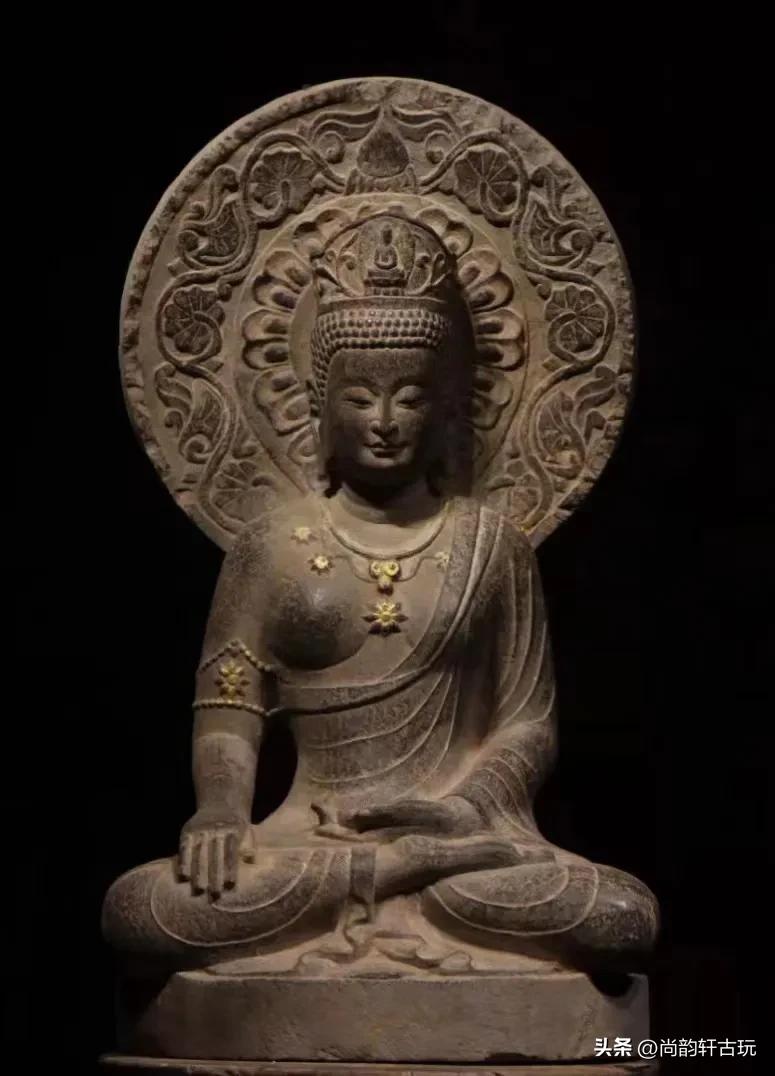 Backlit Bodhisattva Statue of Sakyamuni in Northern Qi Dynasty - iNEWS