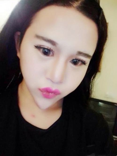 How absurd is the internet celebrity Han Xia to live the worm-eating ...