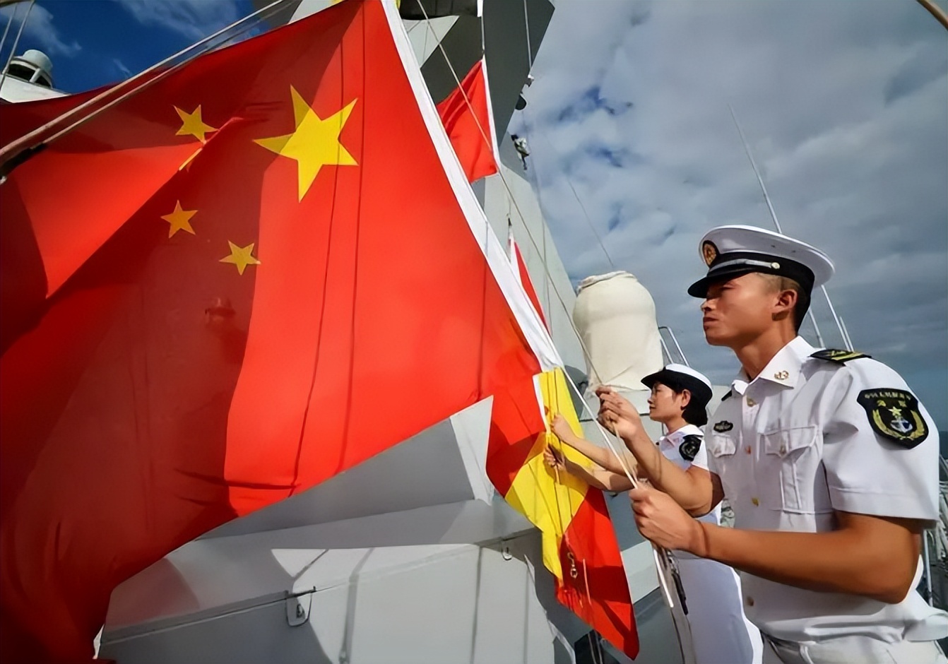 Why did the Chinese warship fly the "Japanese flag" during the trial ...