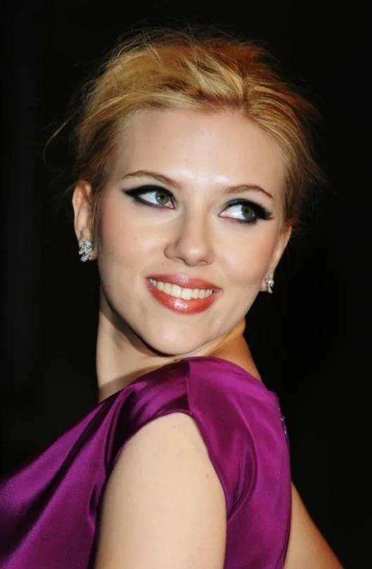 International Top Model Scarlett Johansson Photo Album - iMedia