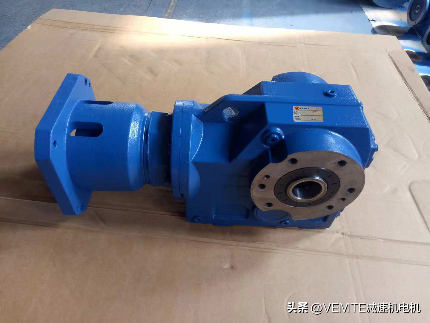 How to install the hollow shaft reducer and shaft? - iNEWS
