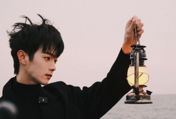 Yang Zi looks the same in "The Story of Huan Huan" and "Long Time Love ...