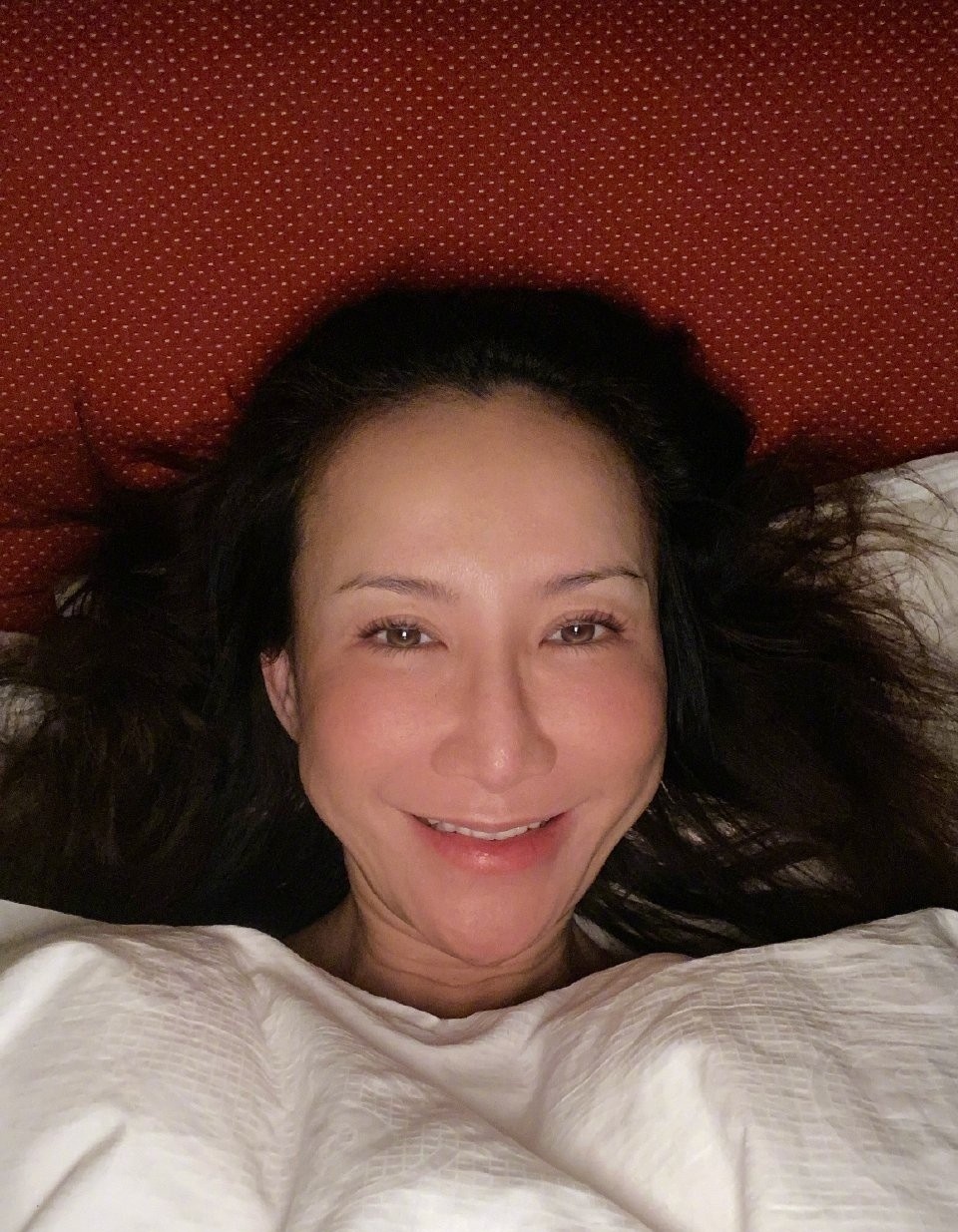 47-year-old Coco Li got up and took photos of her makeup without makeup ...