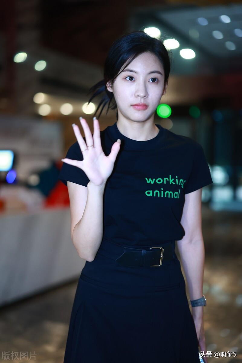 Beautiful girl Sun Rui - iNEWS