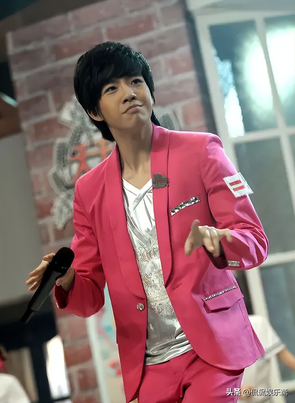 Yu Haoming: Disfigured at the age of 23, abandoned by the world, and ...