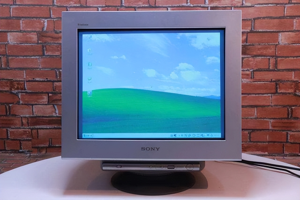 Why does the computer screen have ripples when taking pictures of ...