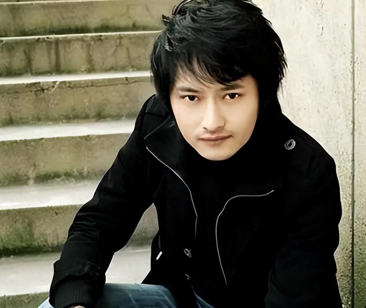 Grassroots singer Yun Fei abandoned his wife and daughter 6 years ago ...
