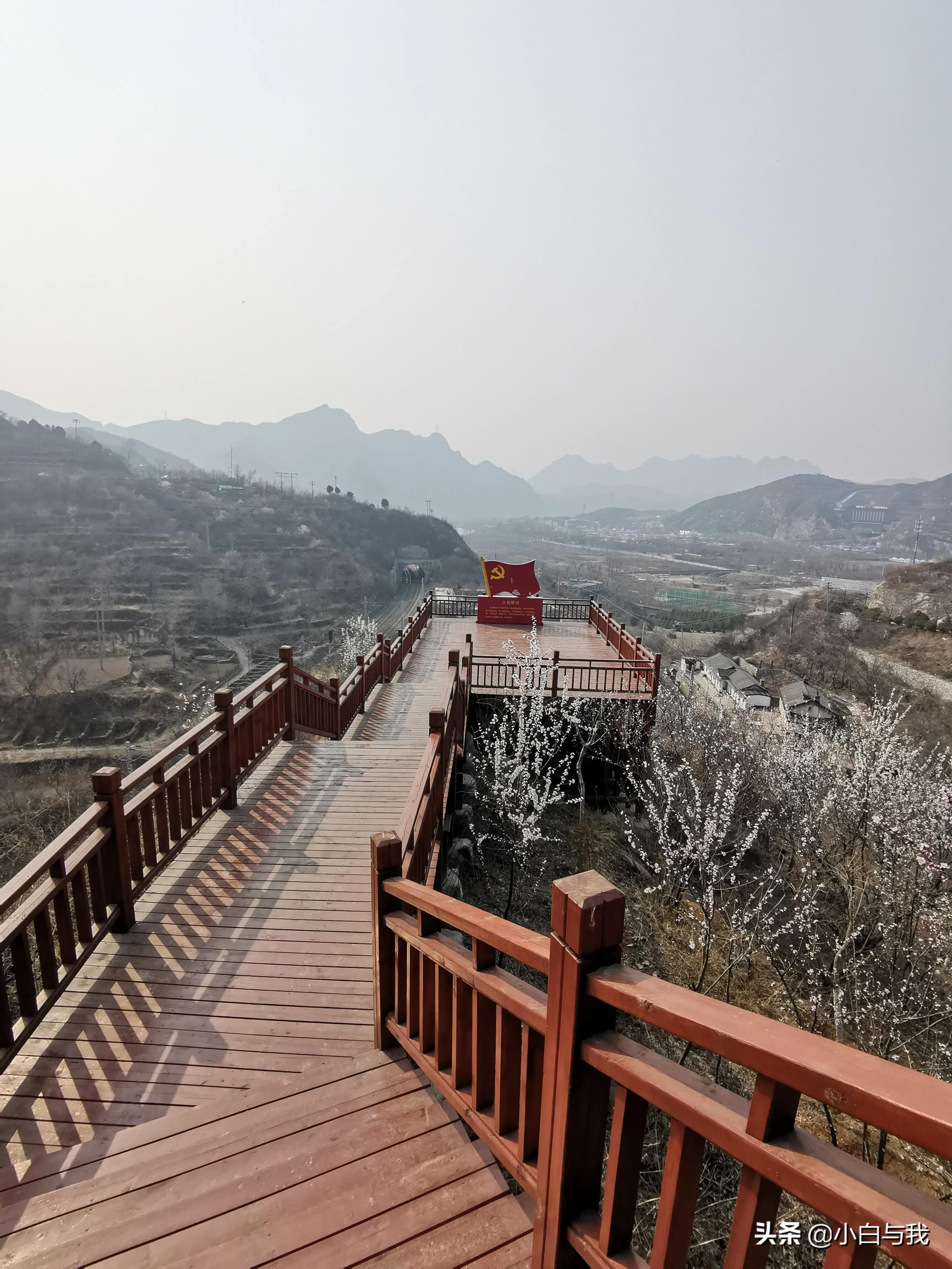 Where to go to enjoy spring?Beijing Mentougou sloping river, flower sea ...