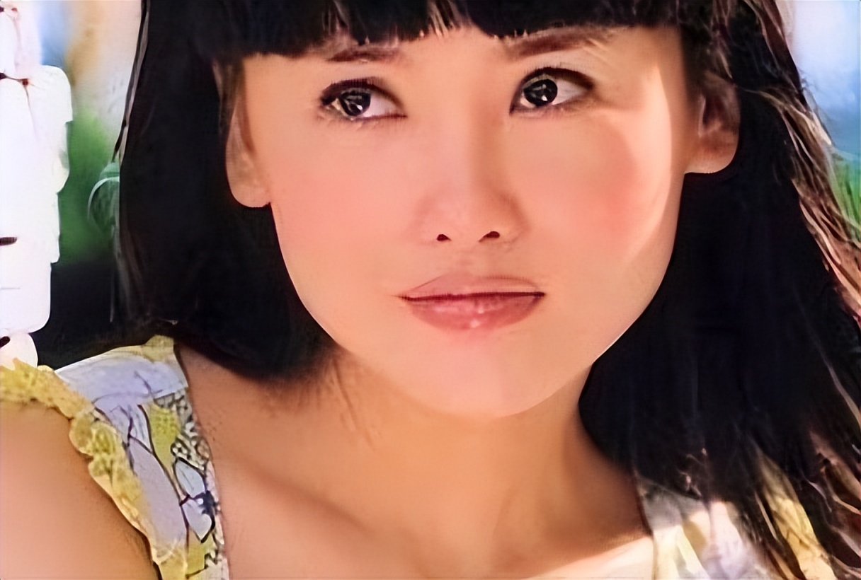 Yang Xin: Pure natural appearance and figure, rejecting the "hidden rules" of the entertainment ...