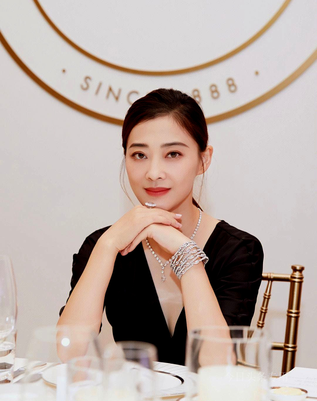 Causing controversy and thinking: Mei Ting's "undressing and exposing ...