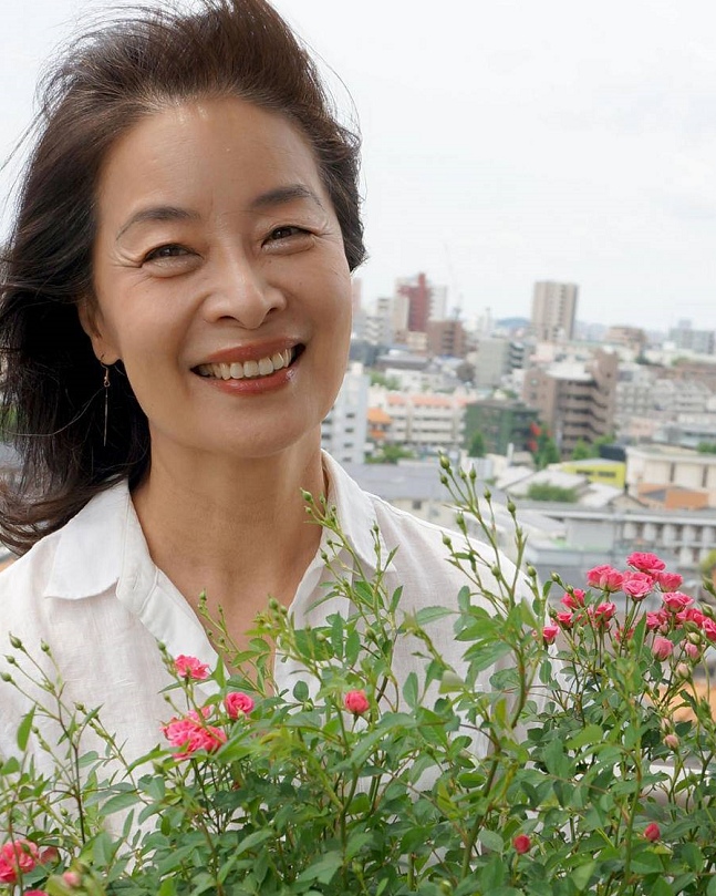 Well-known actress Gu Yan: Both parents are actors, she studied in ...