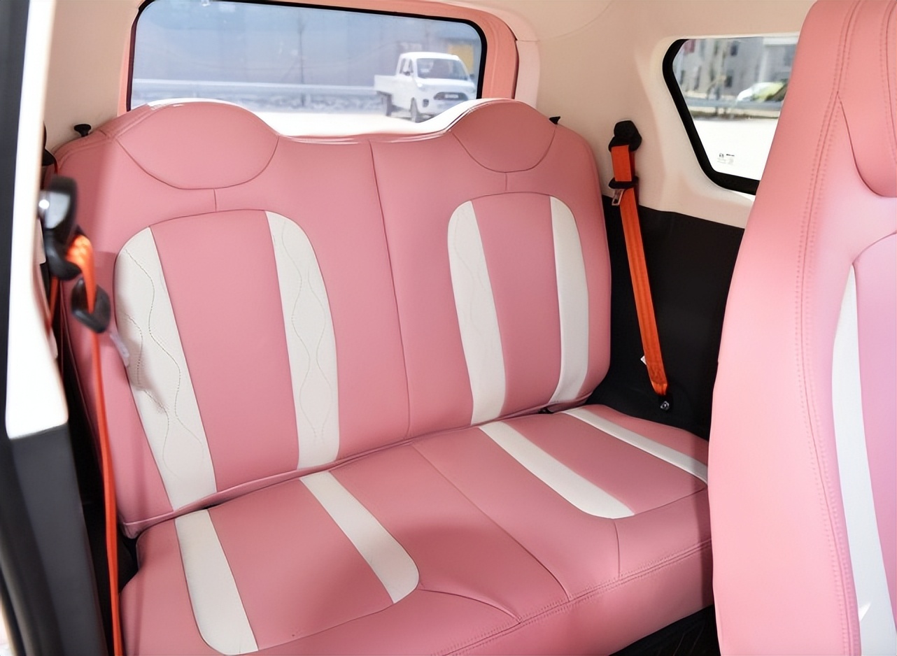 Another "cute" mini car, 4-seater layout + 10.25-inch dual screen ...