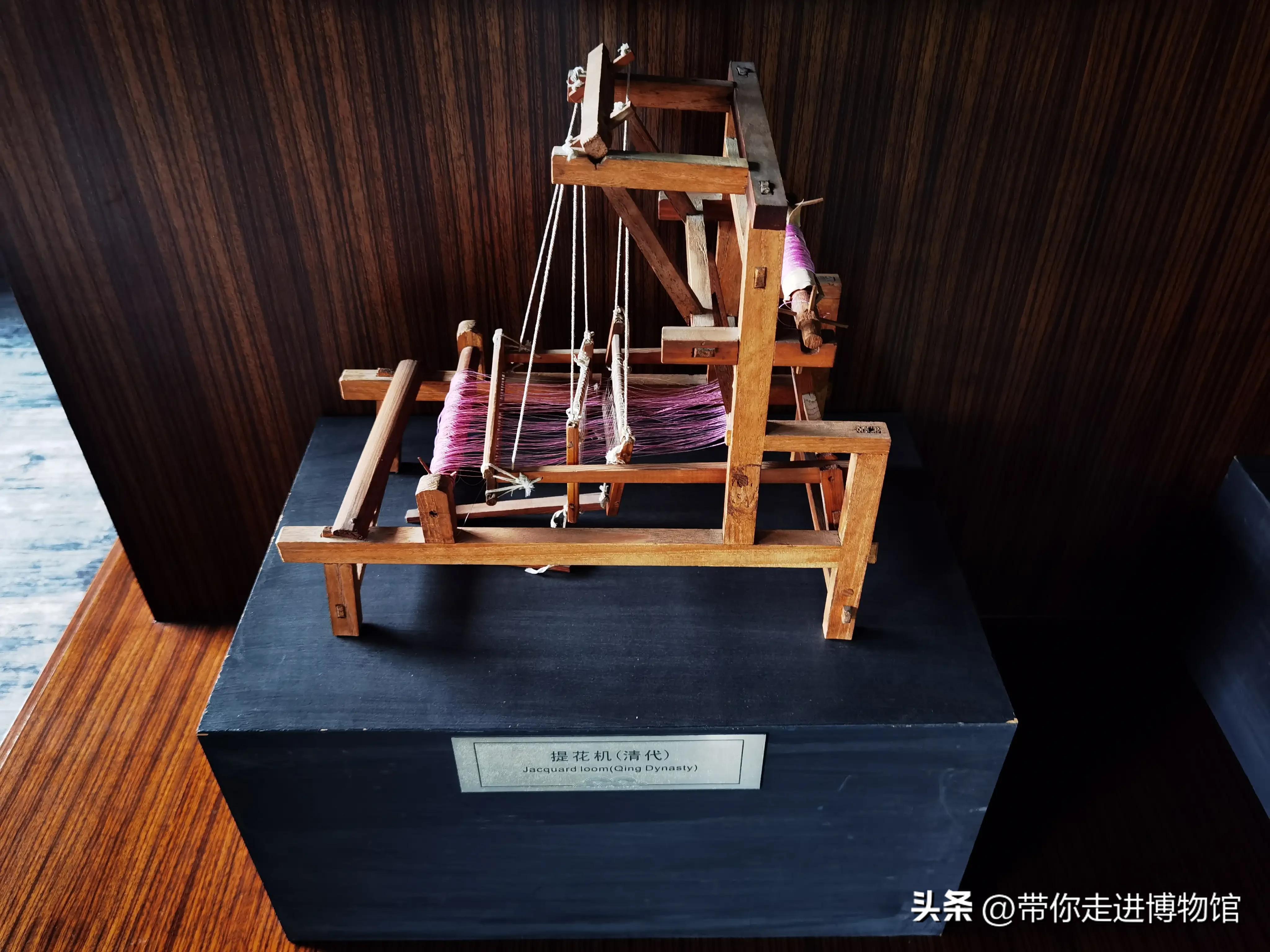 See what ancient looms looked like - iMedia
