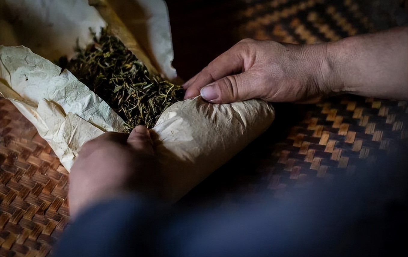 What is the key process of yellow tea and how are its characteristics ...