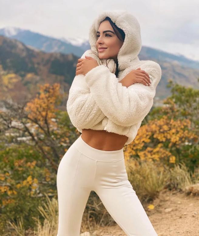 The 172cm model team's long legs hit the little heart directly ...