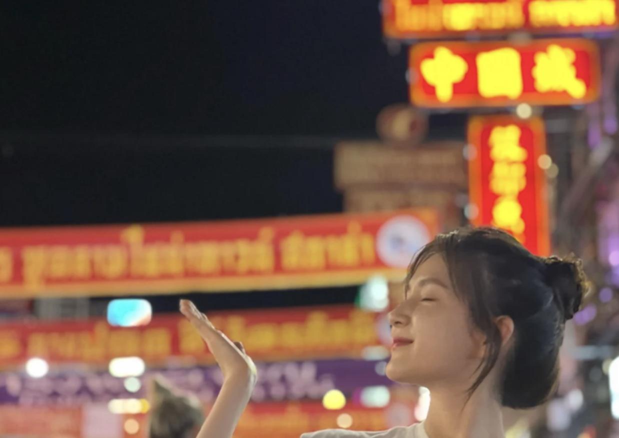 Chen Sicheng took his parents and girlfriend to celebrate the New Year ...