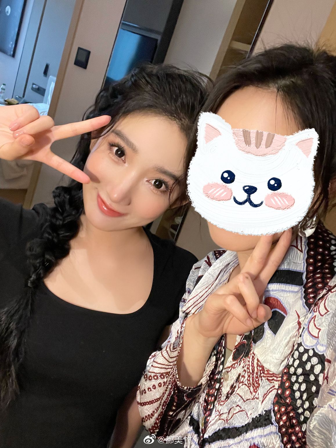 Du Meizhu took a recent photo: Returning to the dance studio to learn ...