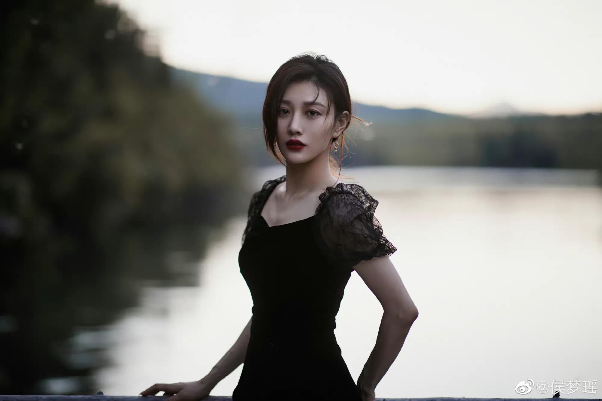 Hou Mengyao's beautiful picture - iNEWS