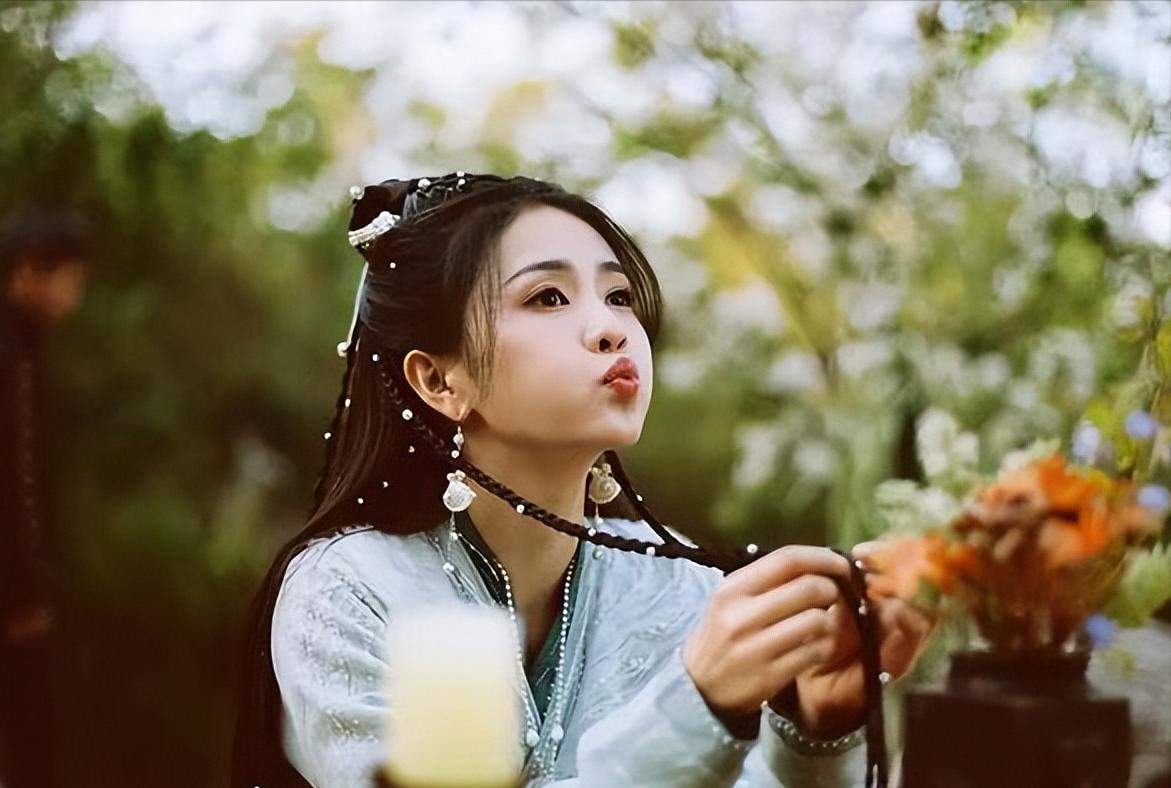 In the finale of "Till The End Of The Moon" yesterday, Ye Xiwu and ...
