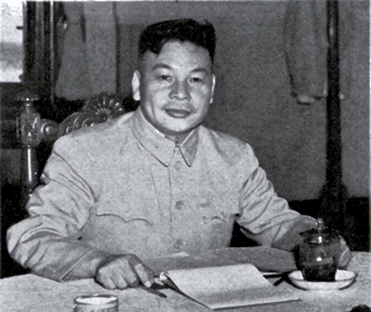 In 1987, Jiang Jingguo received a gift from Deng Xiaoping, and after ...