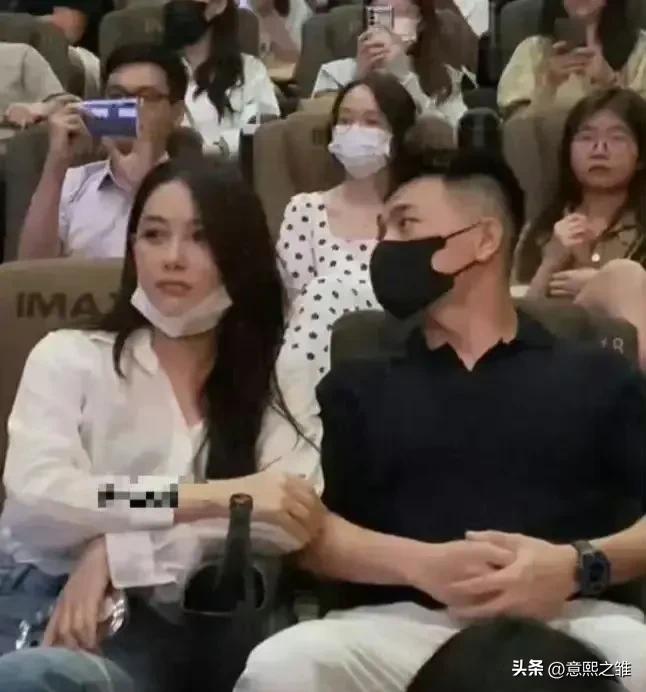 Zhang Xinyu and He Jie attended the premiere of Wang Baoqiang's new ...