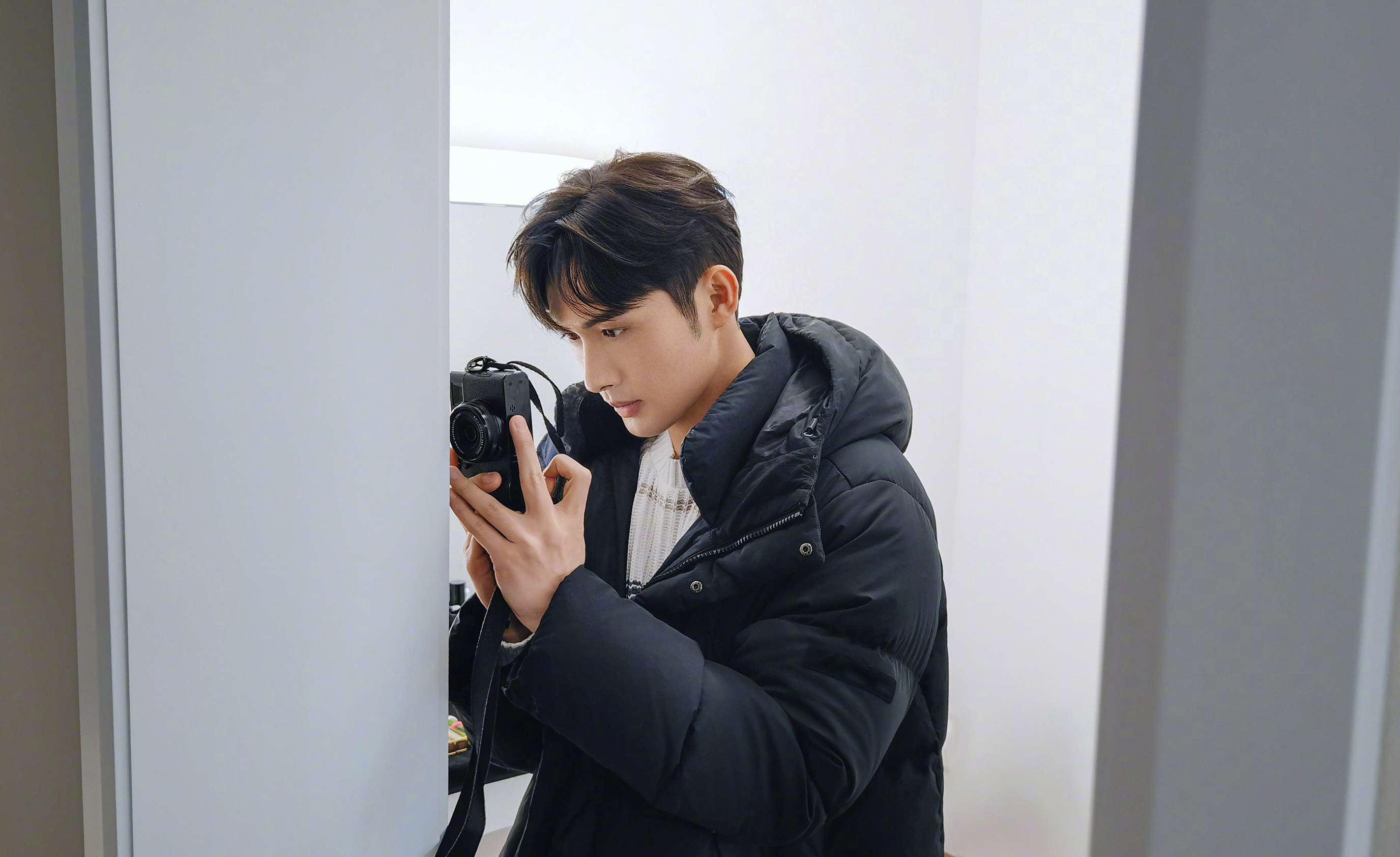 Little Cold Gossip: Wang Yibo; Wang Junkai; Zhang Binbin; Chen Kun ...
