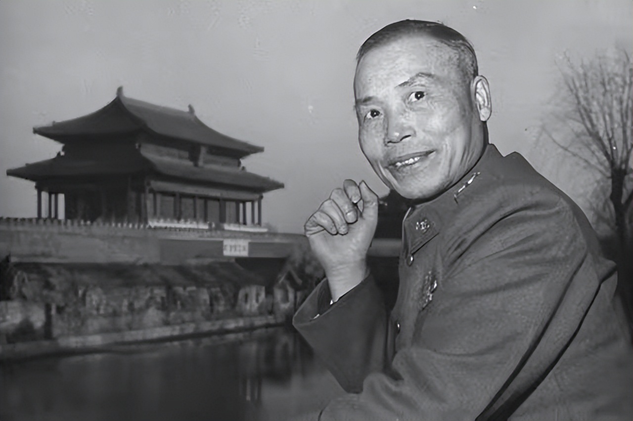 When Li Zongren returned to China in 1965, Chiang Kai-shek ordered an ...