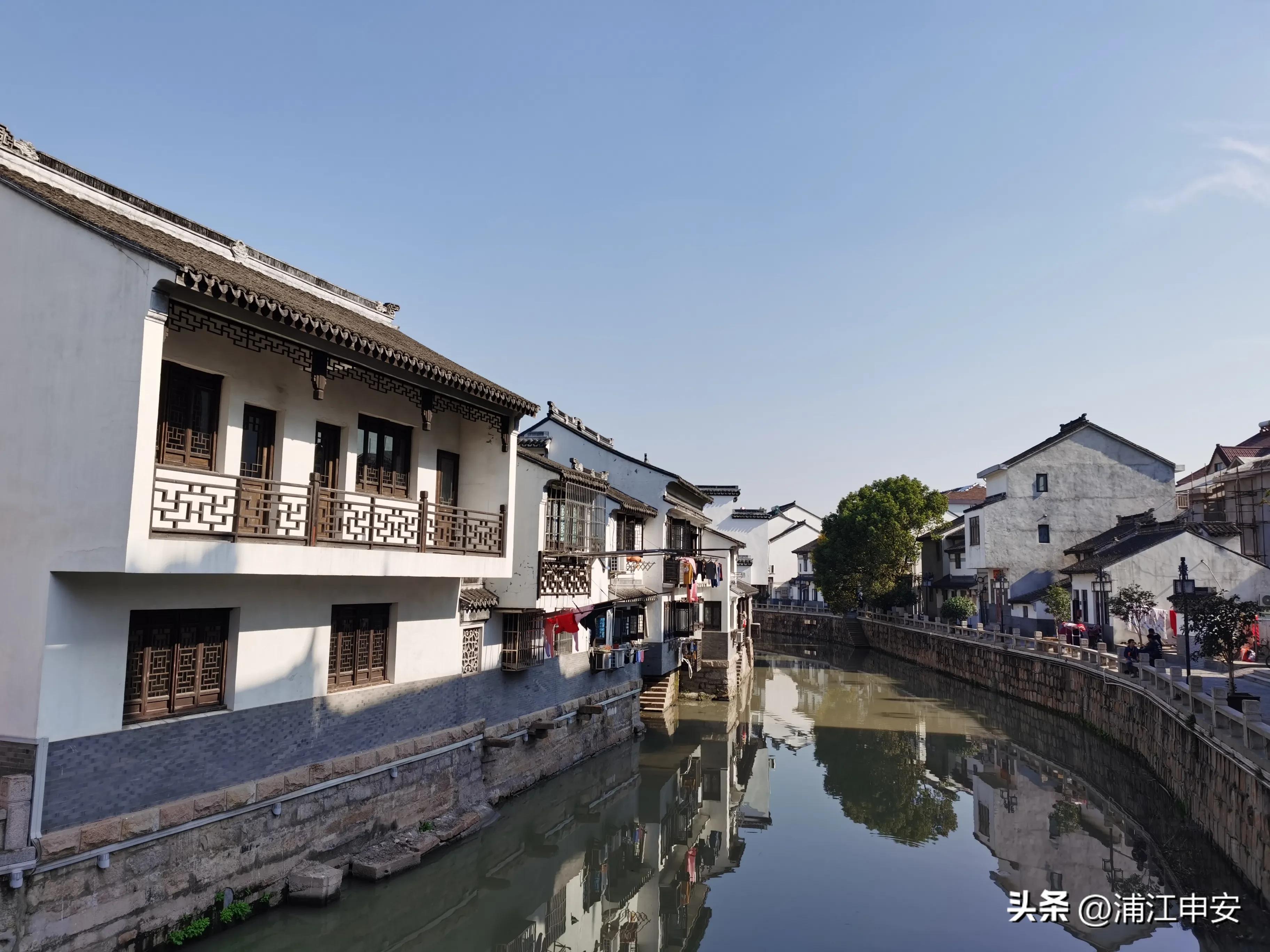 Tranquil and Indifferent Le Tour Shanghai Luodian Ancient Town with ...