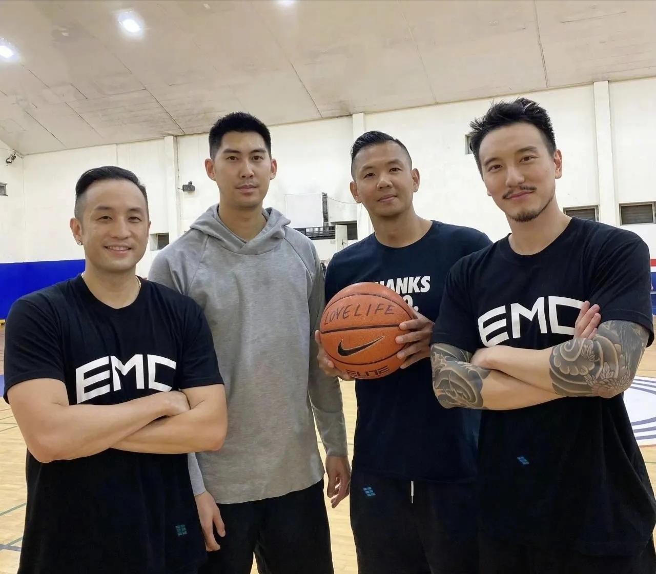 Black Chen Jianzhou not only likes to play in private, but also is very ...