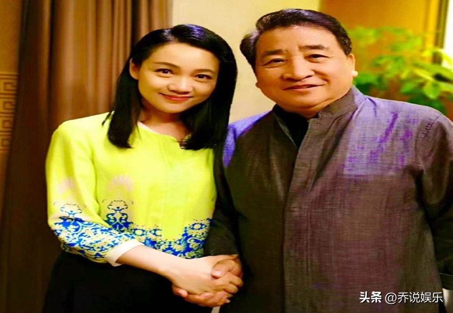 Zhou Qun, who is "both left and right": had a scandal with Guo Degang, and now he is accused of ...