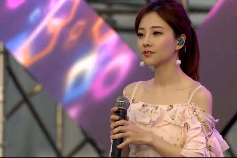 Feng Timo celebrates the New Year with a new song, netizens: The road ...