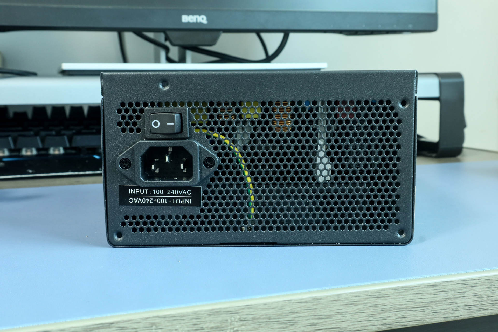 超頻三750W七防芯GI-K750金牌全模電腦電源評測 - 頭條匯