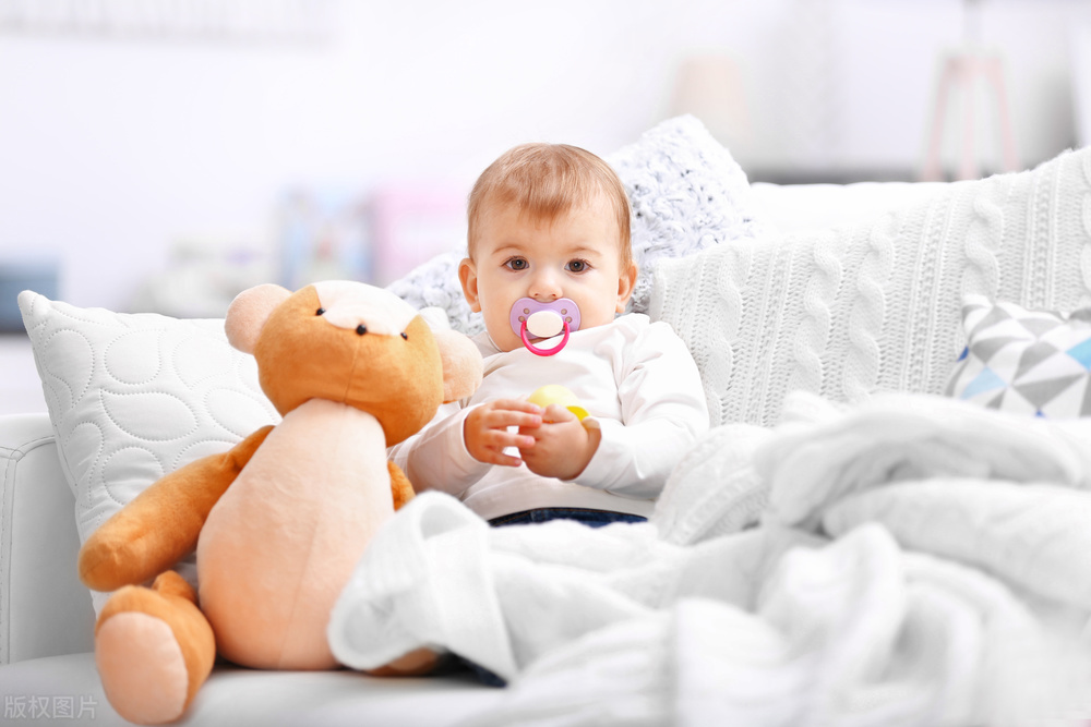 The correct way to open the pacifier! - iNEWS