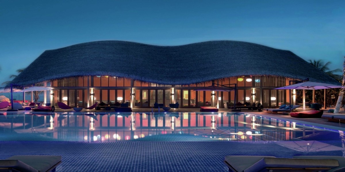 What reference does the modern Maldives architectural style provide for ...