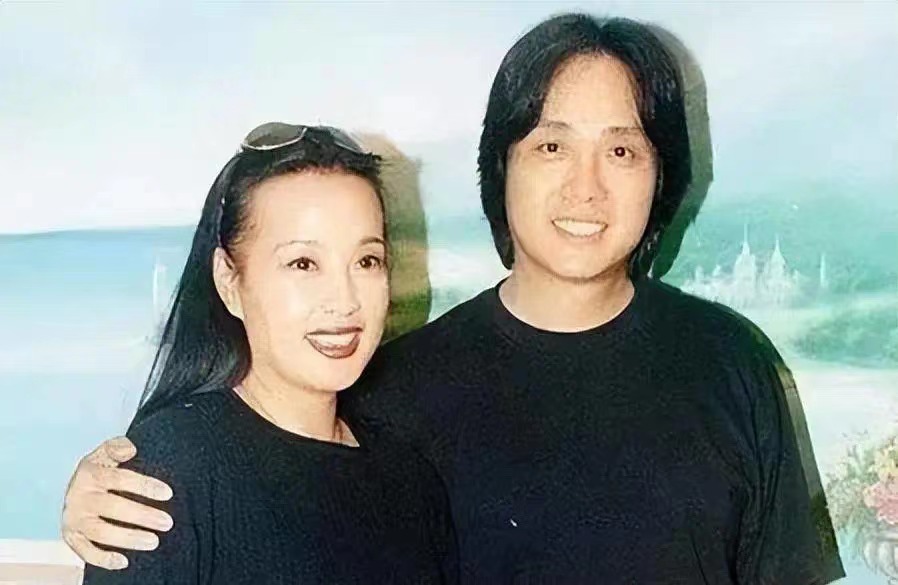 Stop it, Liu Xiaoqing! Playing "Girl" at the age of 70 is shocking and ...