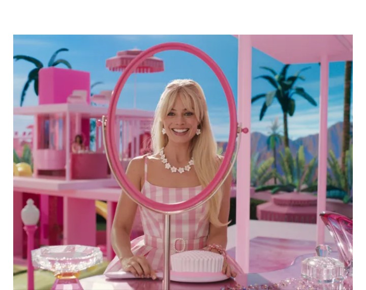 Live-action Barbie "Pink Storm" is sweeping the world! Pink has so many ...