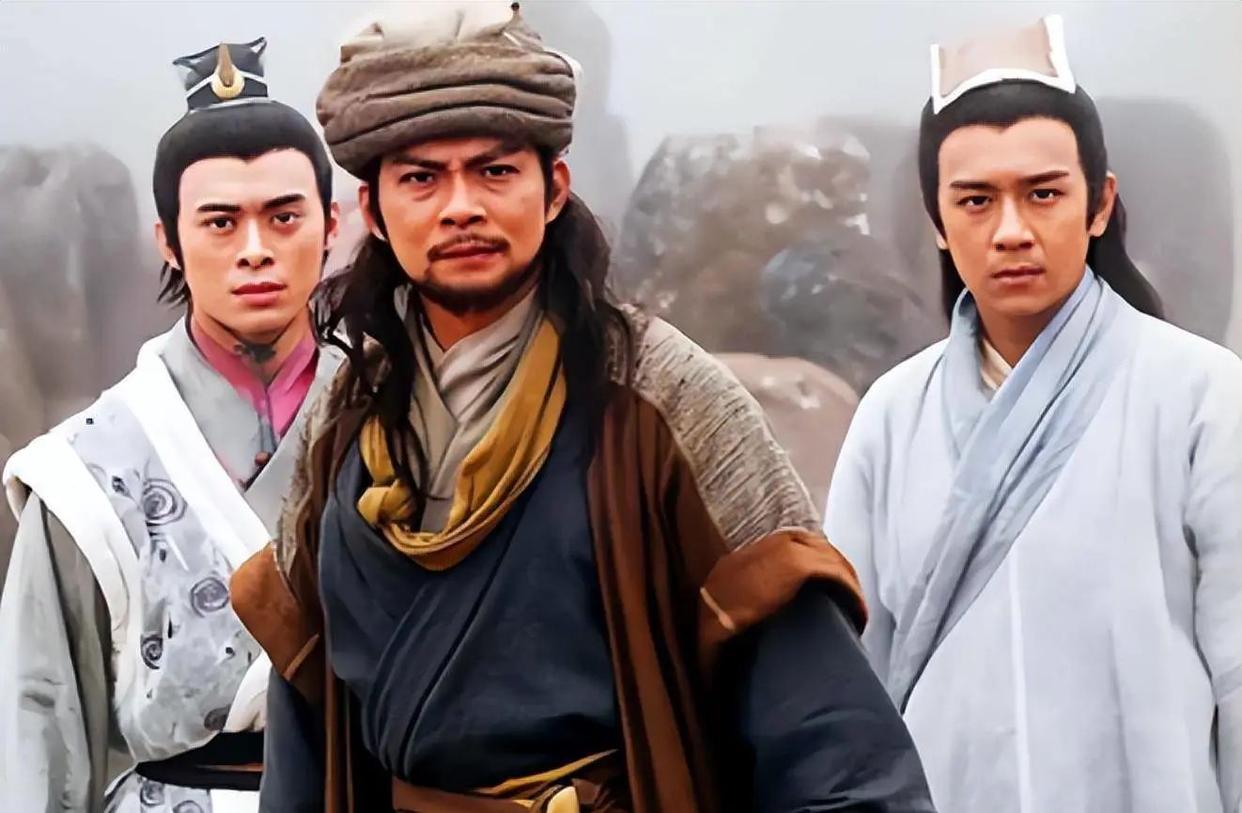 In "Dragon Babu", there are four women who like Qiao Feng, three die ...