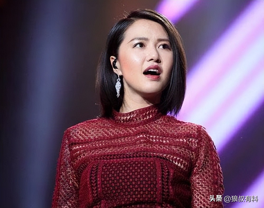 A party, 7 singers lip-synced, this time the music scene was stripped ...