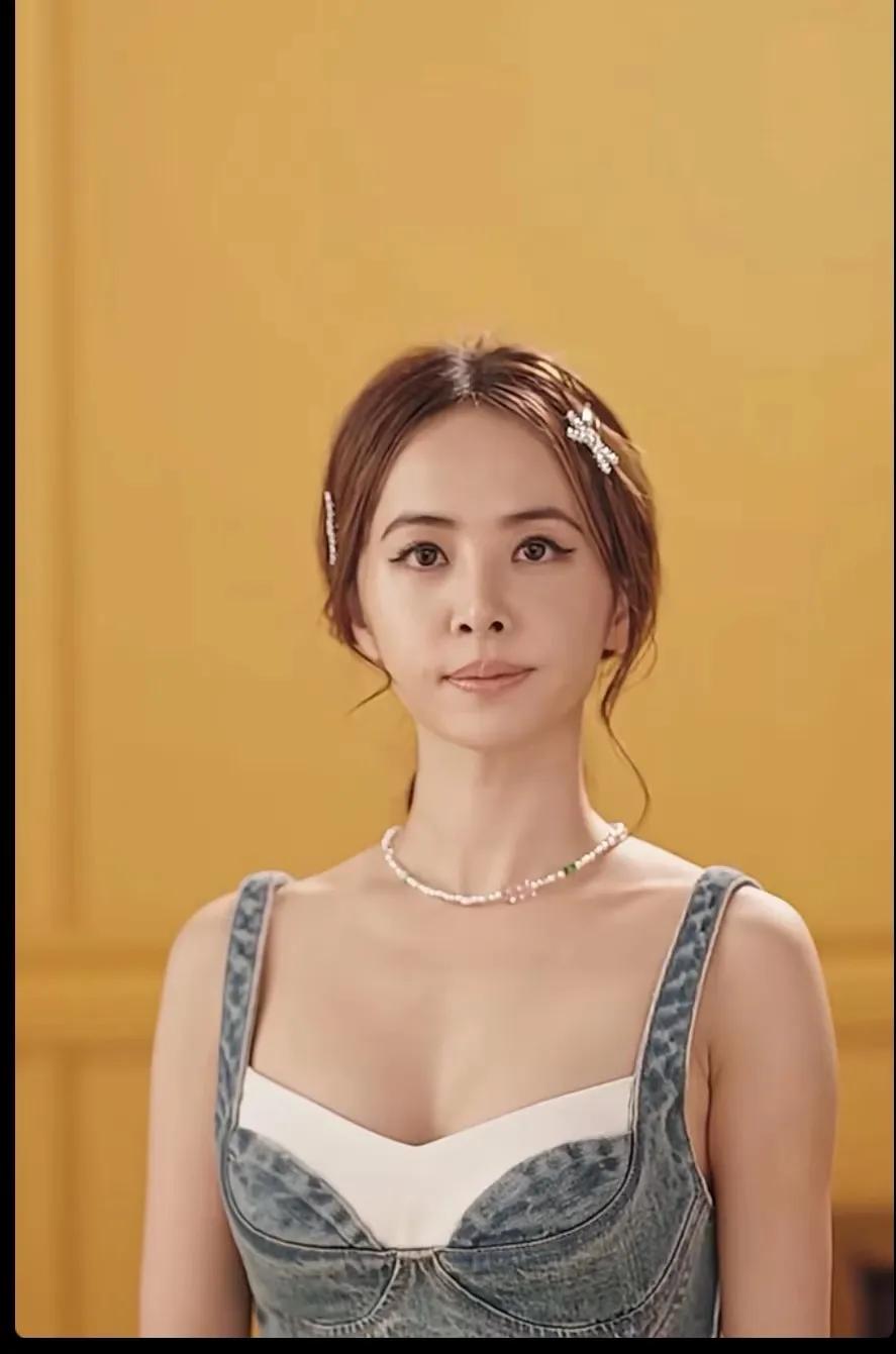 Recent photos of 44-year-old Cecilia Cheung and 44-year-old Jolin Tsai have been exposed, who is ...