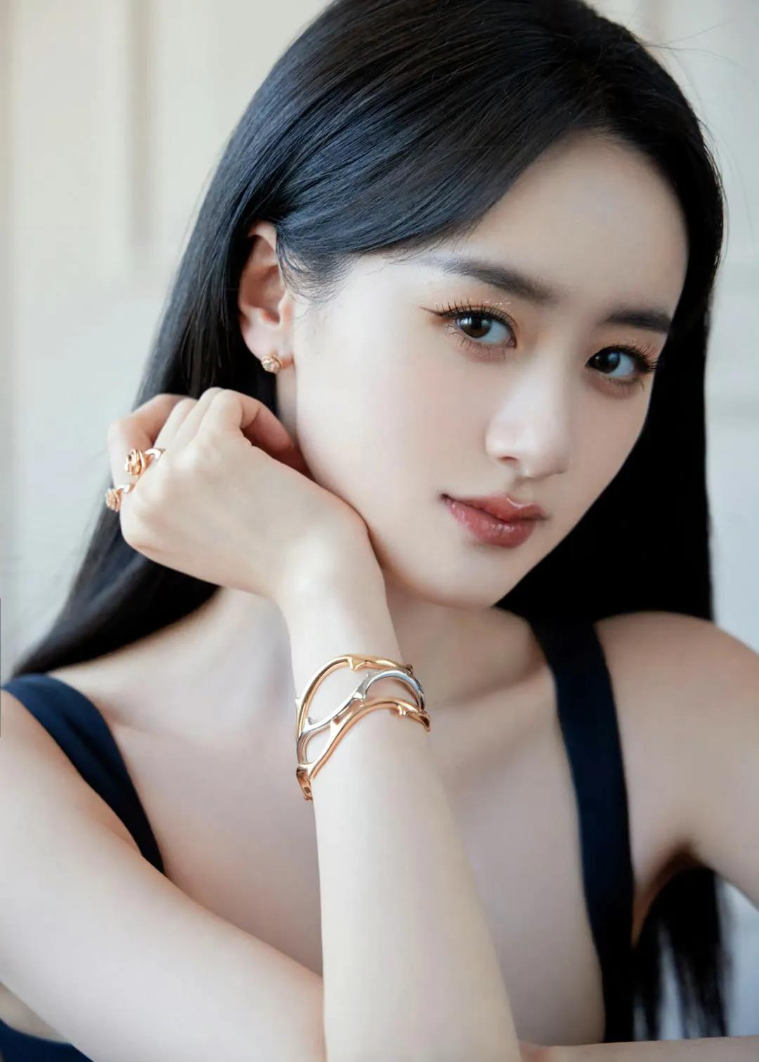 Ice Fairy (Yuan Bingyan) is too beautiful - iNEWS