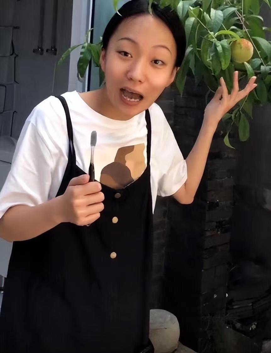 After the mad birth sisters were disbanded, Shao Yuxuan took oxygen in bed and Zhang Xiaohua ...